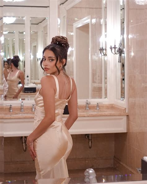 Lea Martinez Slayeas • Instagram Photos And Videos