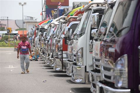 250 Buah Lori Jentera Berat Berhimpun Di Kelantan