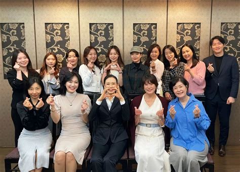 펀이미지케이션스 대표 윤혜경 코로나 이후 3년만의 회동인가요 새로운 후배님들의 얼굴로 가득 채워진