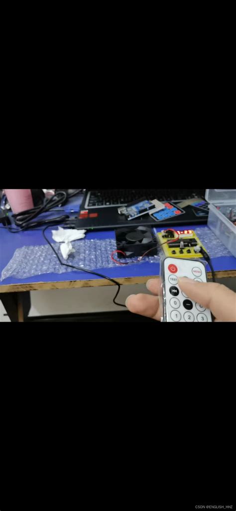 48、基于51单片机红外遥控智能温控风扇系统设计 Toy模板网