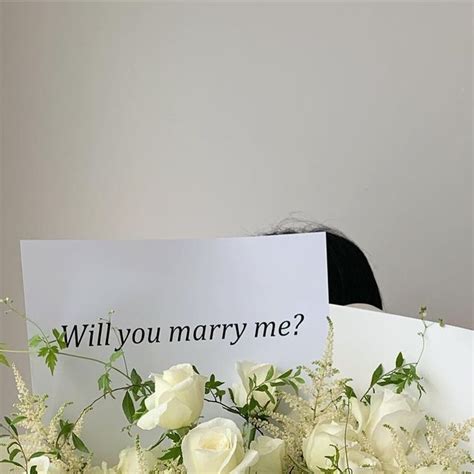 오르브아 플라워 서울부케 플라워 디렉팅 웨딩부케 돌상 생화 장식 On Instagram 매주 나가는 듯한 화이트로즈 프로포즈 꽃다발