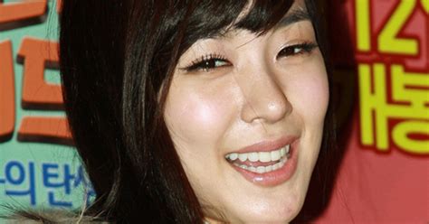 [포토엔]소녀시대 티파니 관능적인 미소