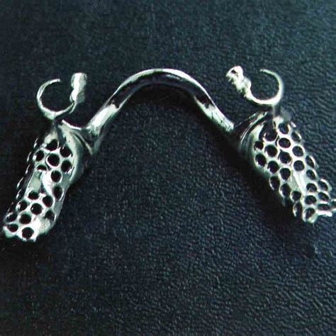 Metallic Framework With Modified Clasp Assembly Design Download