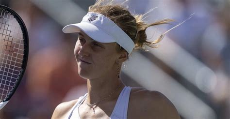 Samsonova Beats Naef To Reach Quarter Finals Tennis Majors