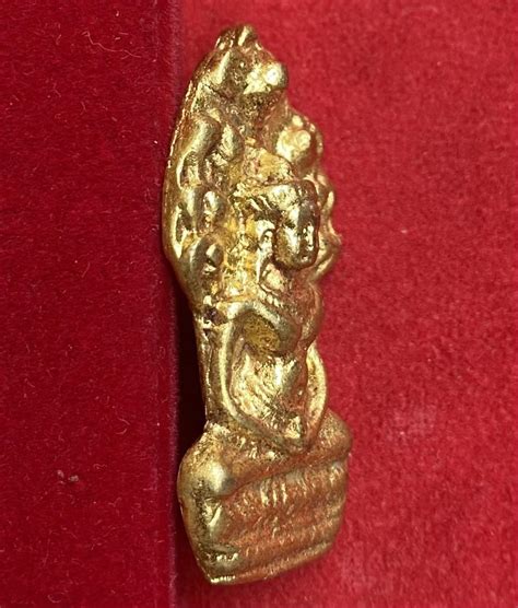 พระนาคปรก หลังลายผ้า เนื้อทองโบราณ กรุวัดพระศรีรัตนมหาธาตุ ลพบุรี Ennxo