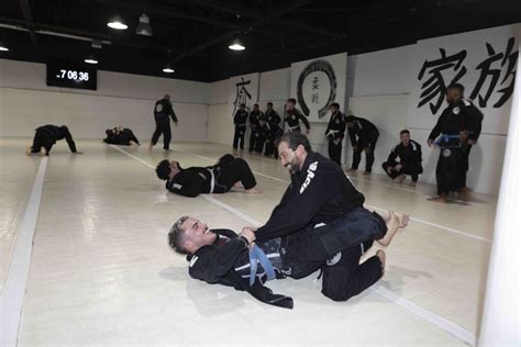 Jiu Jitsu For Self Defense Daniel Gracie Academy