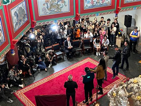 Гитарчин Гитарчин ая зохиогч продюсер Д Өлзий Орших