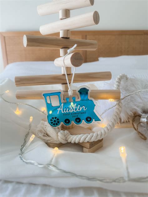 Layered Bauble Acrylic Train Little Redandco