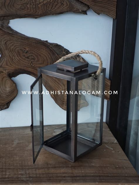 Lentera Tempat Lilin Kuningan Antique Adhistana Logam