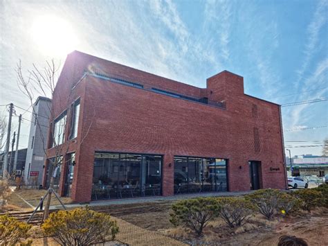 스노우피크 랜드스테이션 하남 1f 카페에서 여유를 2f 매장에서 캠핑용품 쇼핑을 동시에