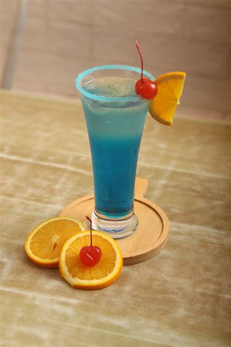 Blue Lagoon Cocktail Howdykitchen