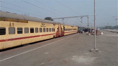 Ghy Smvb Express Guwahati To Bengaluru Arrival From Dhupguri Indian Railway Station Youtube