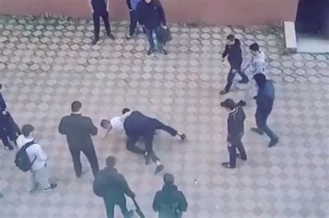 Учитель прошел мимо школьника жестоко избили рядом со школой в Долинске