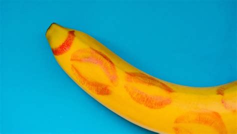 What Are Dental Dams And How To Use Them During Oral Sex Healthshots