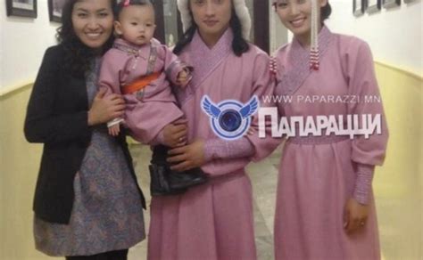 Дэлхийд ховор эрэгтэй уран нугараач МУСТА Э Лхагва Очир хуримаа хийлээ