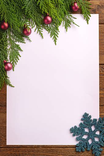 전나무 나무와 축제 장식 공 나무 배경에 별 휴일 크리스마스 카드 배너 티켓 전단지 카드 초대장 포스터용 크리스마스 템플릿 12월에 대한 스톡 사진 및 기타 이미지 Istock