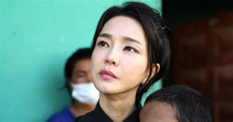 진중권 ‘빈곤 포르노 논란에 “영부인이 성모 마리아 된 것처럼 연출해”