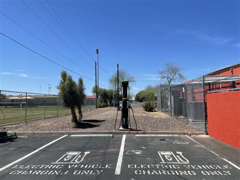 Phoenix Srp Install Electric Vehicle Chargers At 6 Libraries Arizona