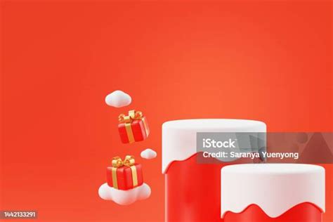 크리스마스 선물 상자와 구름 제품 디스플레이 장면 받침대가 있는 빨간색 실린더 스탠드 연단 플랫폼 기하학적 추상 배경 제품 배치 3d 렌더링을 위한 빈 배경 스튜디오 연단에