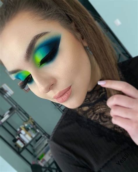 30 Bright And Colourful Eye Makeup For Summer Artofit