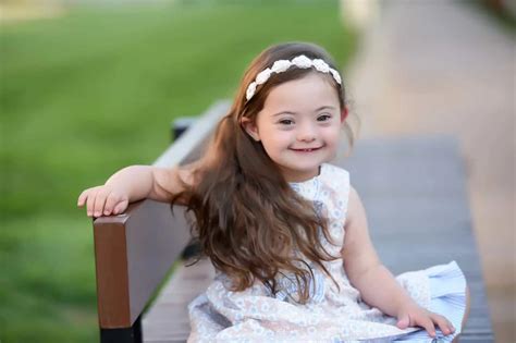 Girl With Downs Syndrome Cant Stop Smiling As She Steals Show On Catwalk