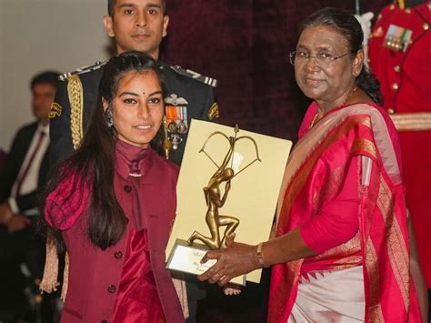 Sheetal Devi Profile India Armless Archer Ajuna Award National Sports