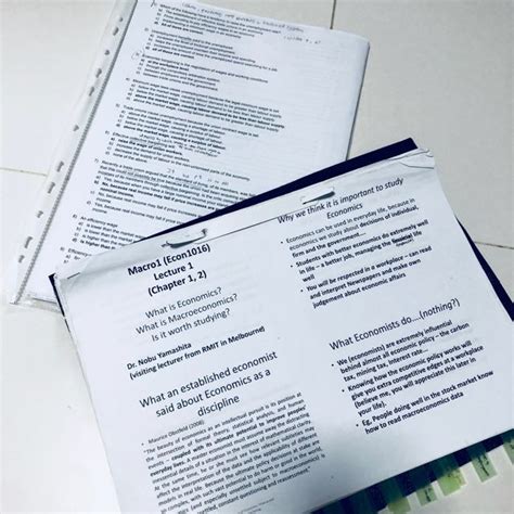 Rmit Econ1016 Macroeconomics 1 Hobbies And Toys Books And Magazines Textbooks On Carousell
