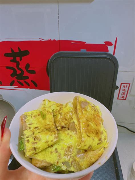 【烤冷面的做法步骤图，烤冷面怎么做好吃】佟佟0520下厨房