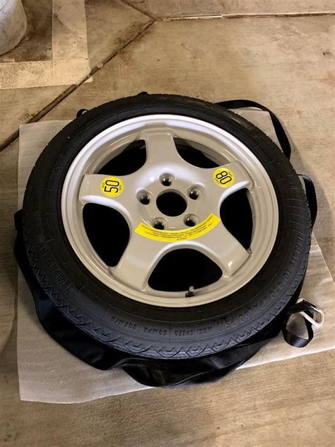 رینگ و لاستیک زاپاس فرغونی خودروهای وارداتیقطعات یدکی و لوازم جانبی خودروتهران، بهارستاندیوار