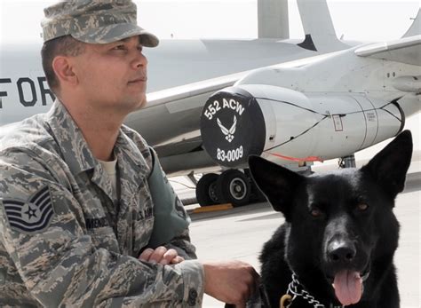 Photo Essay Security Forces Airmen Guard Southwest Asia Flightline U