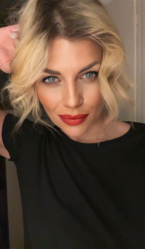 Anthi Anastasia Foteineli On Linkedin Φαίνεσαι πιο ευτυχισμένη όταν αρχίσεις να δίνεις στον