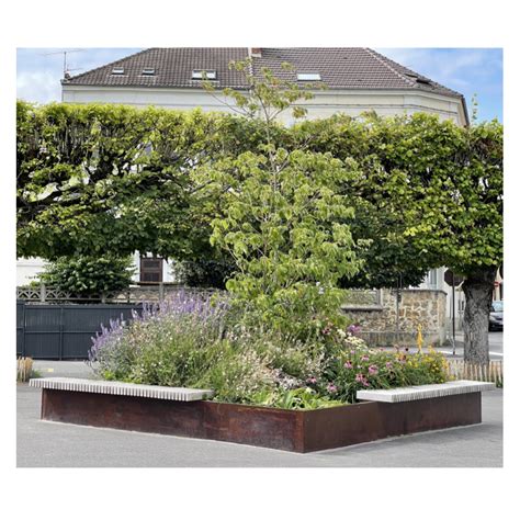 Planter Wall Square Streetscapes