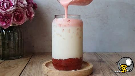 شیر توت فرنگی به سبک کُره ای فیلو