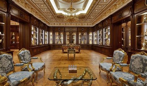 Спална соба од 4 000 квадрати милиони во мермер и злато Ова е една од најскапите куќи