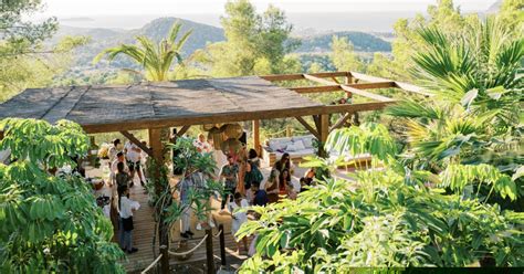 Two Best Friends Threw A Th Birthday Party In Ibiza Weddingchicks