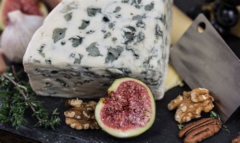 Сыр Рокфор - вкус, калорийность, жирность, сочетание с блюдами и напитками