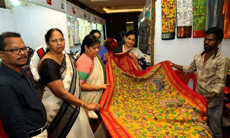 Visakhapatnam Assorted Organic Weaves Draw Attention