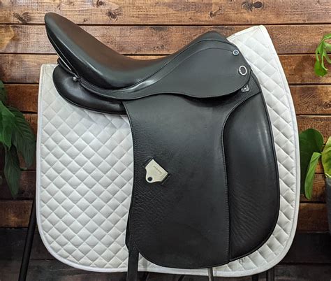 18″ Stubben 1894 2019 Wool Flocked Fineline Tack