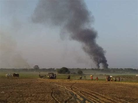 မြောင်မြို့နယ်၊ မရိုးကုန်းရွာကို စစ်တပ်က ရွာလုံး ကျွတ် မီးရှို့ဖျက်ဆီး နေ Khit Thit Media