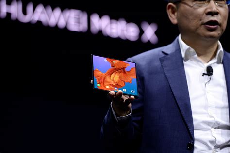 Huawei Reveals Folding G Mate X Smartphone