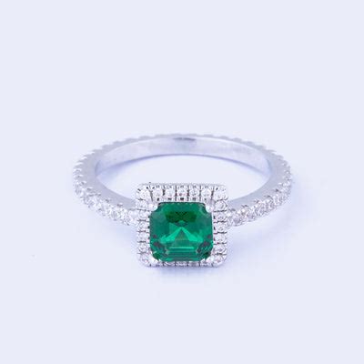 Classic Emerald Ring Platforms