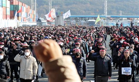 Kctu General Strike Fizzles Day 1 As Workers Keep Working