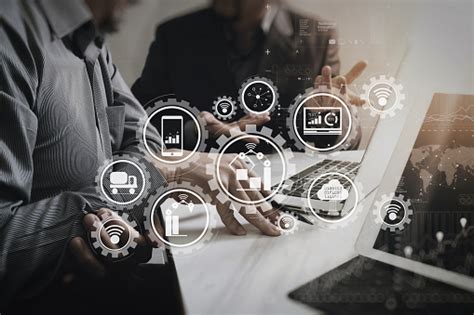 비즈니스 팀 회의입니다 사진 전문 투자자 프로젝트를 새로운 시작 일입니다 금융 업무입니다 디지털 태블릿 키보드 노트북 컴퓨터