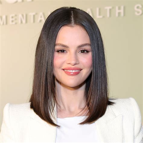 Selena Gomez Face Length