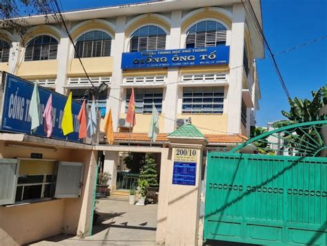 Đặt Máy Quay Lén Nhà Vệ Sinh Nữ Hai Nam Sinh Lớp 12 Bị Tạm Dừng Học