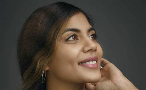 Tracy Thackray Howitt Face Surgery Age Wiki Husband Dickinsons