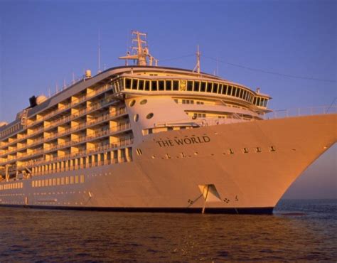 Best Sailing Brands & Clothing for Sailing in 2022 - MarinaReservation.com