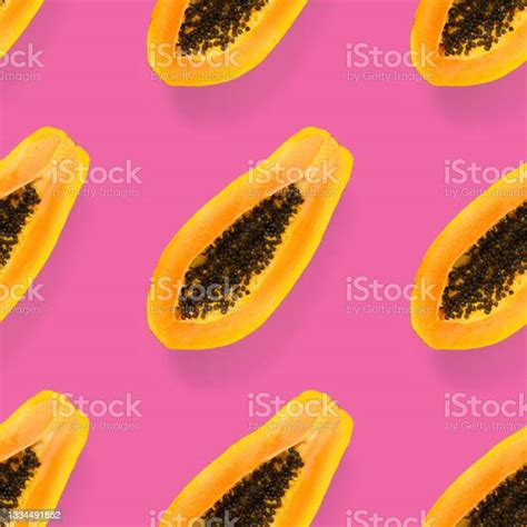 핑크 배경에 신선한 잘 익은 파파야 매끄러운 패턴 열대 추상적 배경 맨 위 보기입니다 건강한 식생활에 대한 스톡 사진 및 기타 이미지 건강한 식생활 그리기 녹색