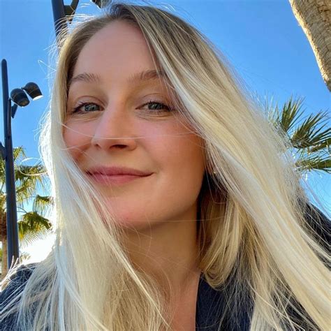 Contact Jocelynn Blair Flom Creator And Influencer