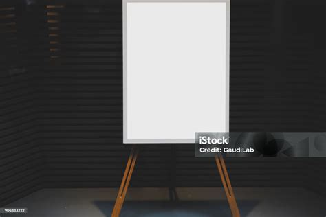 백색 세련 된 칠판 복사 공간을 모의로 당신의 텍스트 메시지에 대 한 또는 유리 출입문에 프레 젠 테이 션 목조 보드 서 빈 광고 프로 모션 콘텐츠 0명에 대한 스톡 사진